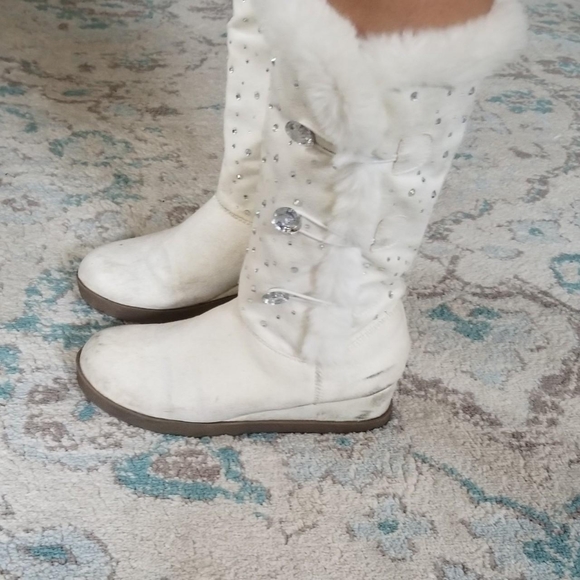 Justice | Shoes | Justice Girls White Faux Fur Boots | Poshmark